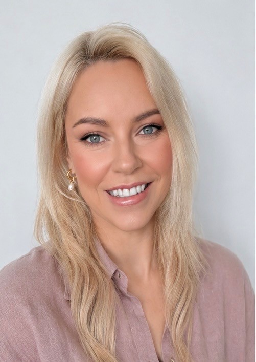 About Angie - The Leader Hub